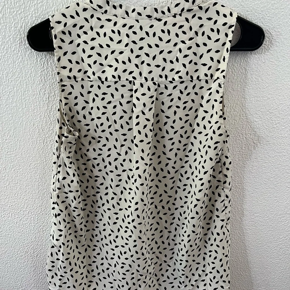 H&M | Tops | Hm Black And White Sleeveless Blouse With Mandarin Collar ...